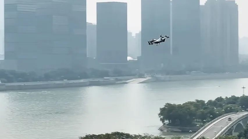 华羽先翔自研eVTOL鸿鹄Mark1在长沙圆满完成首次应急演练试飞_低空界_中国低空经济网_低空行业资讯与产业服务